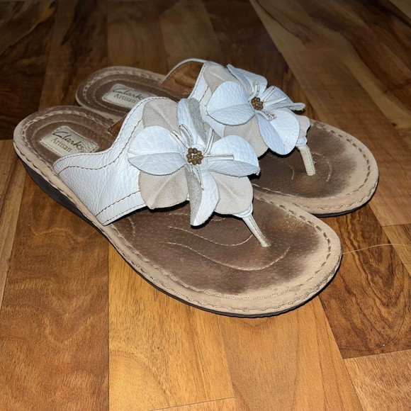 Clarks | Shoes | Clarks Artisan 360 White Leather Flower Coastal ...